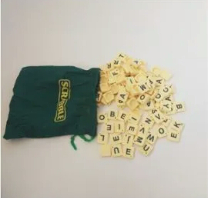 Scrabble Classique - Pour Les 10 Ans Et Plus - Version Française