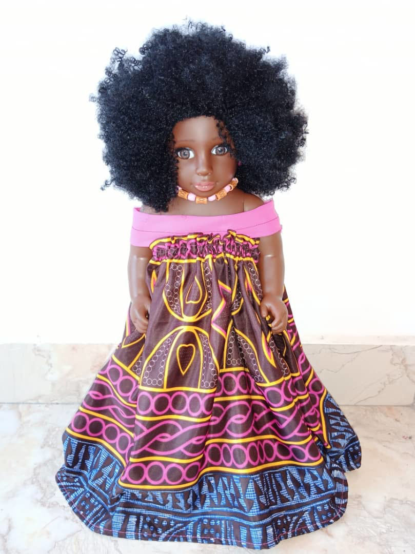Poupée africaine teint ébène