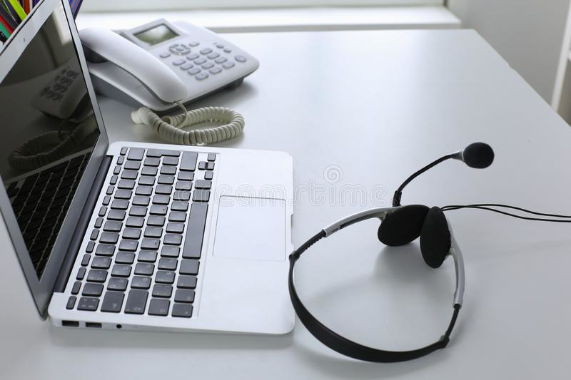 Casque audio multimédia avec micro call center