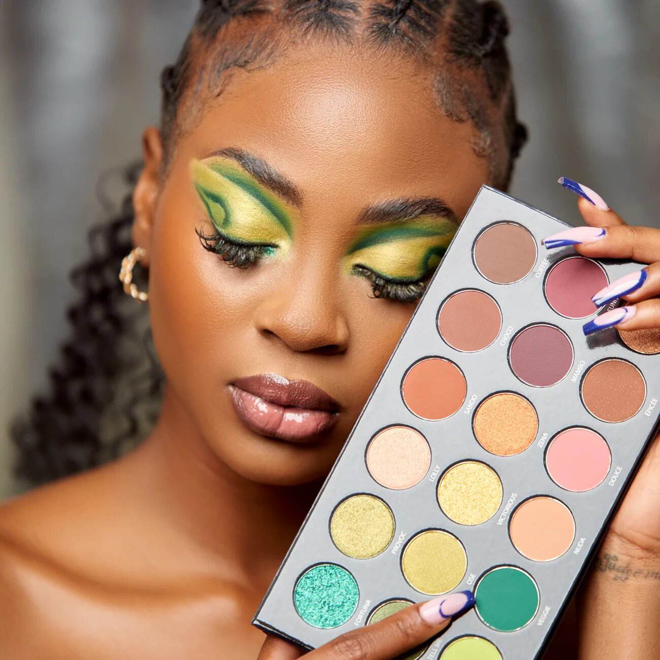 Palettes de Fards Face et Yeux( fards à paupières) de Klara Beauty