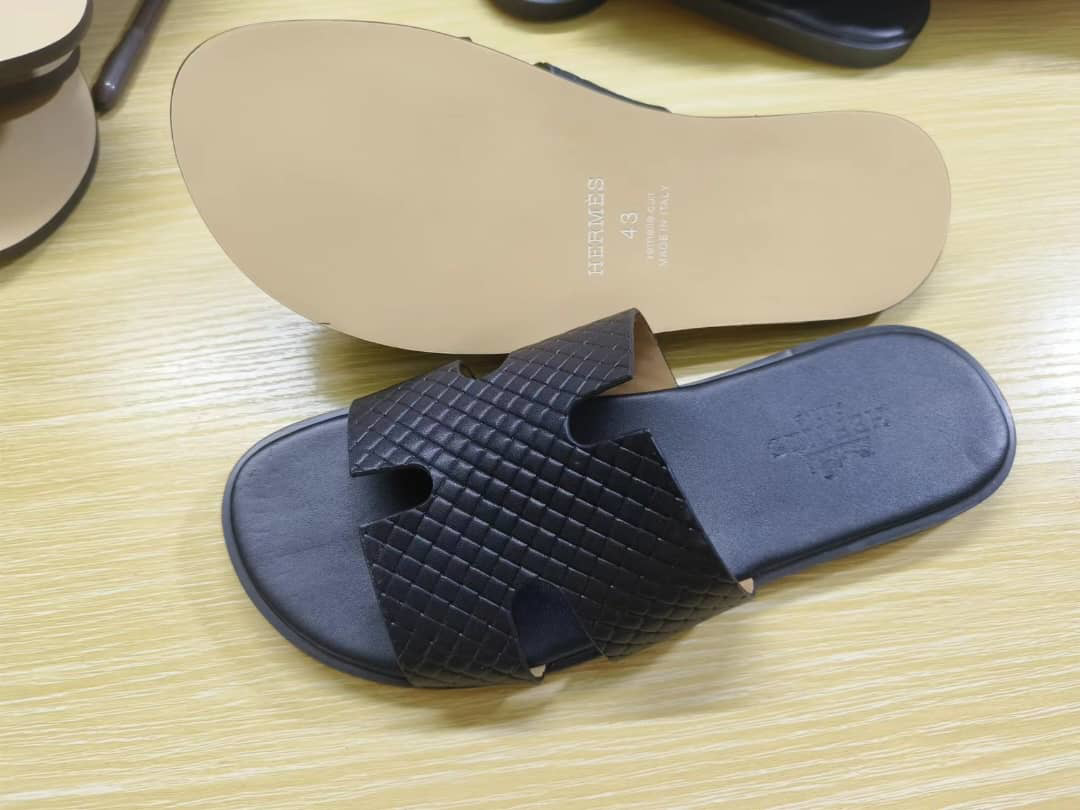 Babouche en cuir Hermès, Produit générique