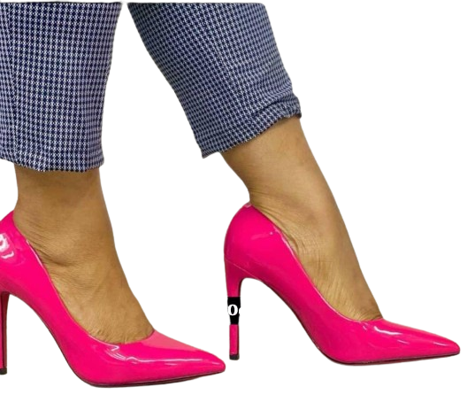 Escarpins en cuir brillant bout pointu, semelle rouge, talons 10 cm